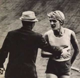 Ewa Klobukowska, the Joy of Victory, and the 4X100 M World Record That ...